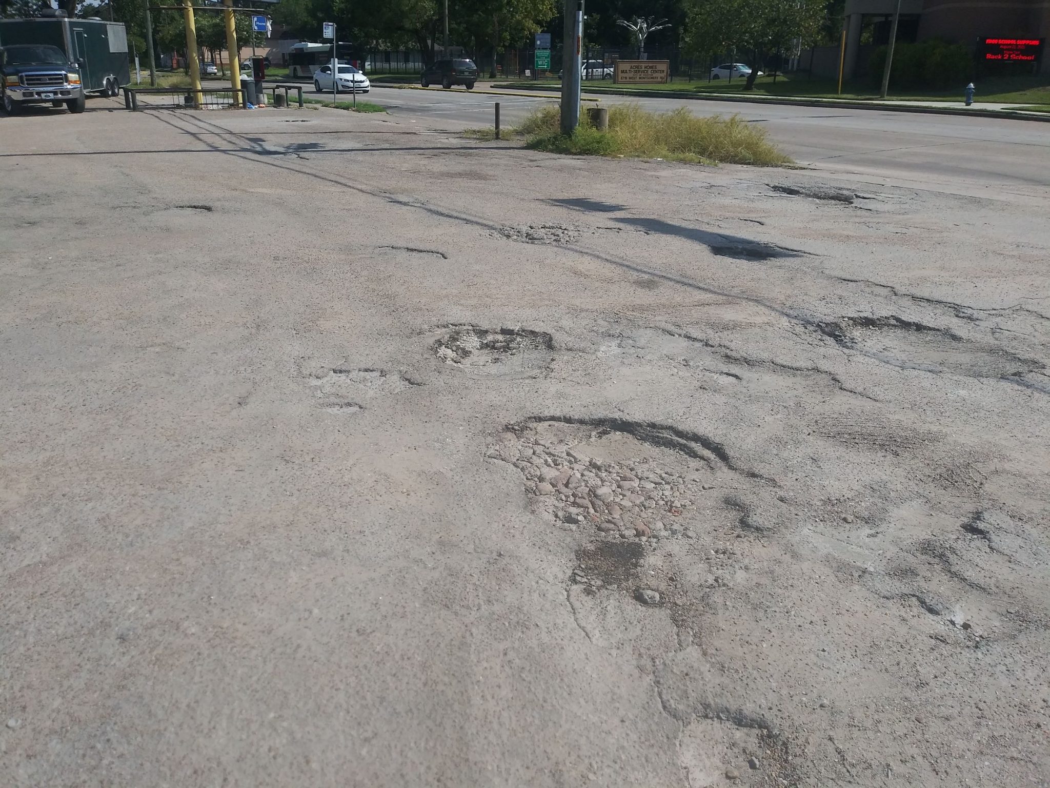 Commercial Asphalt And Pothole Repair - American Paving